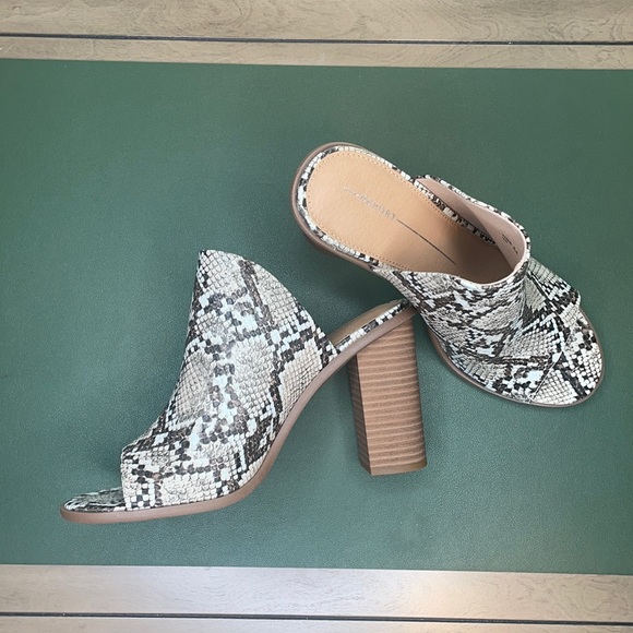 Report | Shoes | New Womens Snake Skin Heels | Poshmark